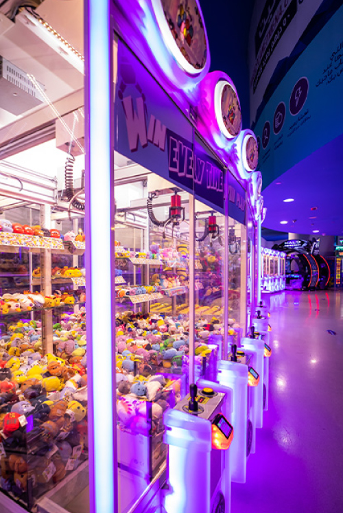 Shopping, Ski Dubai, Magic Planet & Cinemas | Mall of the Emirates